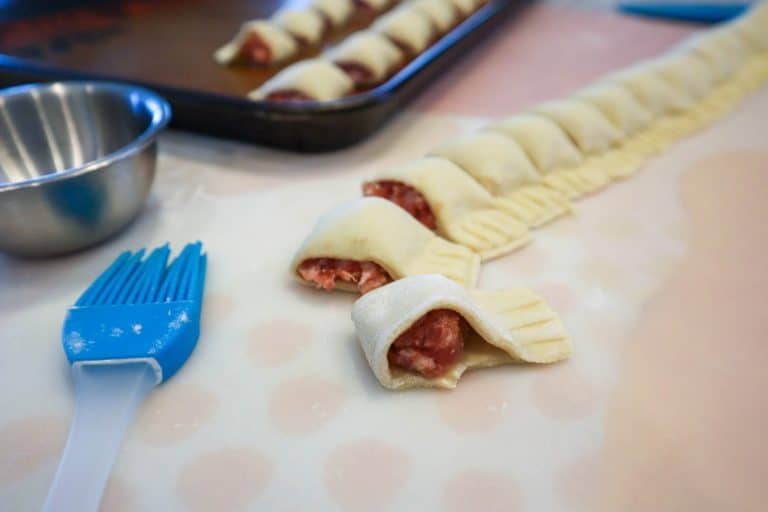 Bite Sized Sausage Rolls ~ The Recipe Bandit